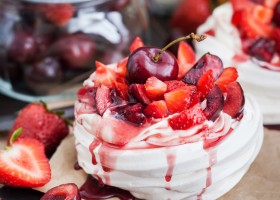 Recette Pavlova aux fraises et pistaches facile | Mes recettes faciles