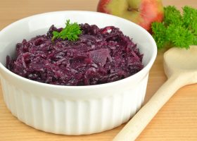 Recette Chou rouge aux marrons et saucisses facile | Mes recettes faciles