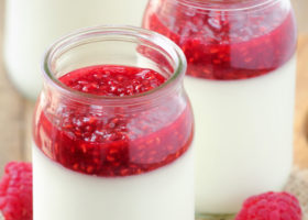 Recette Fromage blanc aux pêches pochées et flocons d’avoine facile ...
