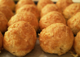 Recette Mini-gougères à la mousse de foie gras facile | Mes recettes ...